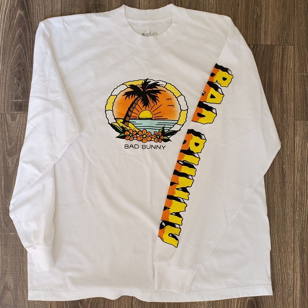 Bad Bunny / World's Hottest Tour Merchandise/ White L… - Gem